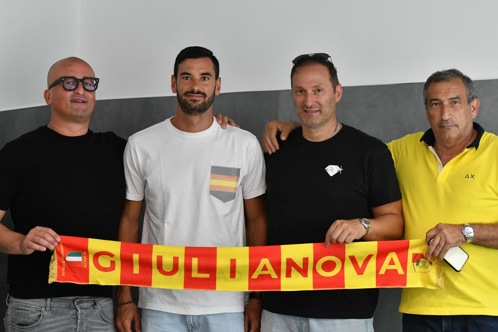 Eccellenza, ecco il bomber: Luca Cognigni al Giulianova - Notizie ...