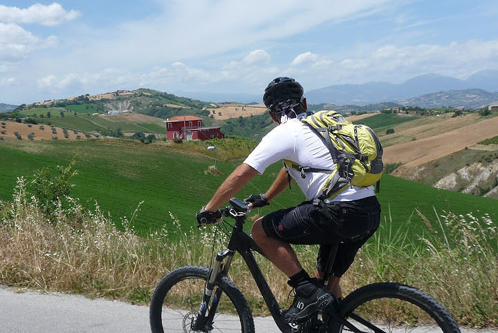Cicloturismo, a Teramo e L'Aquila corsi gratuiti per operatori e ...