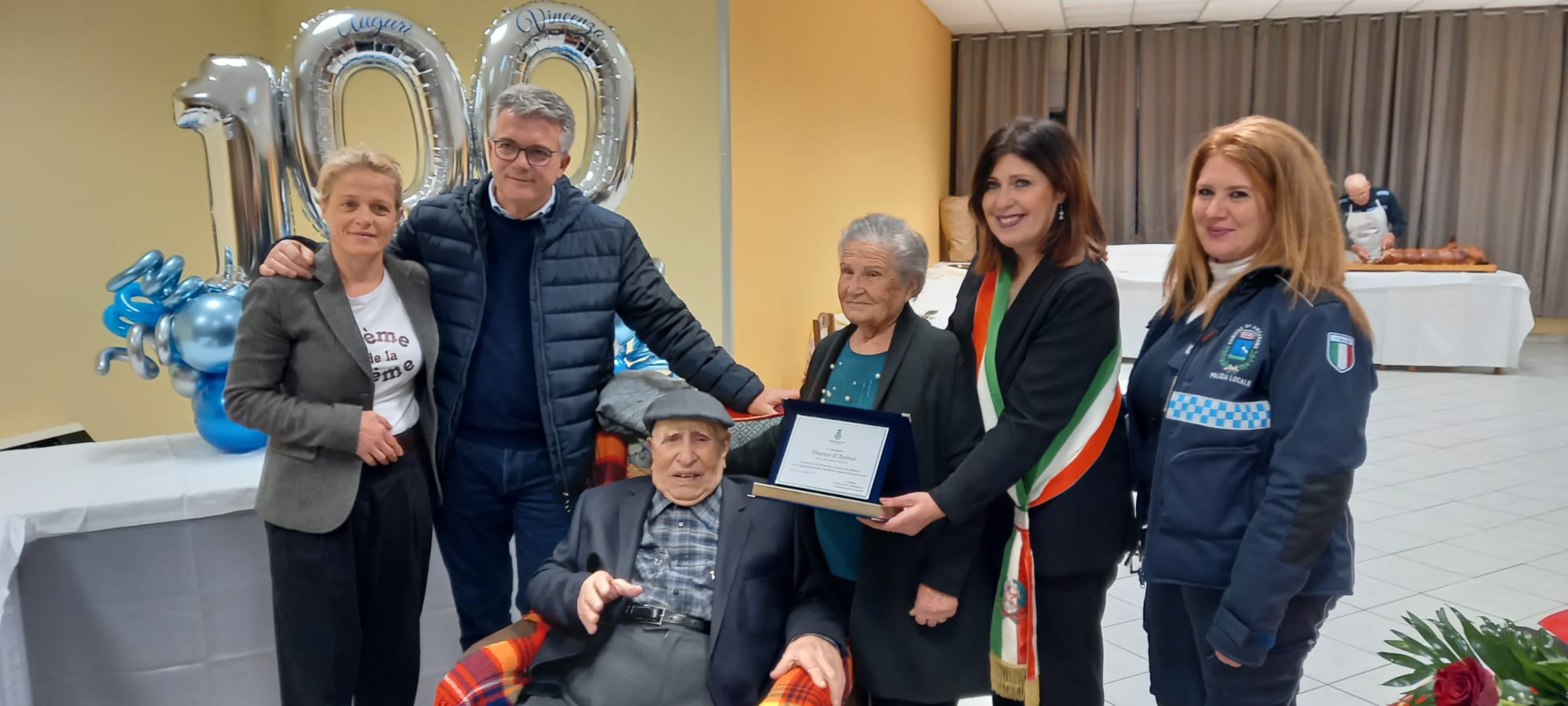 Torano Nuovo in festa per i 100 anni di nonno Vincenzo - Notizie ...