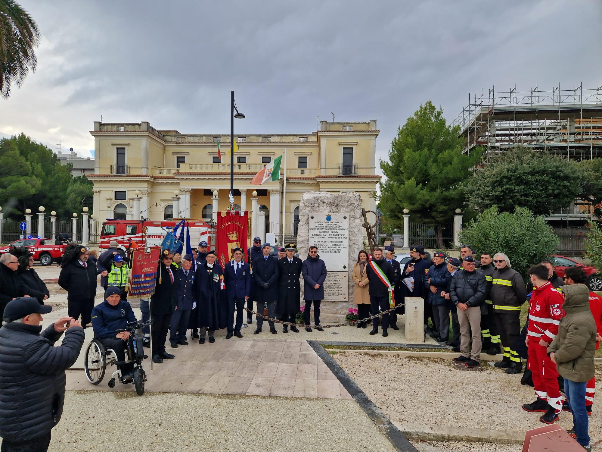 Giulianova, scoperta la lapide per gli avieri scomparsi - Notizie ...