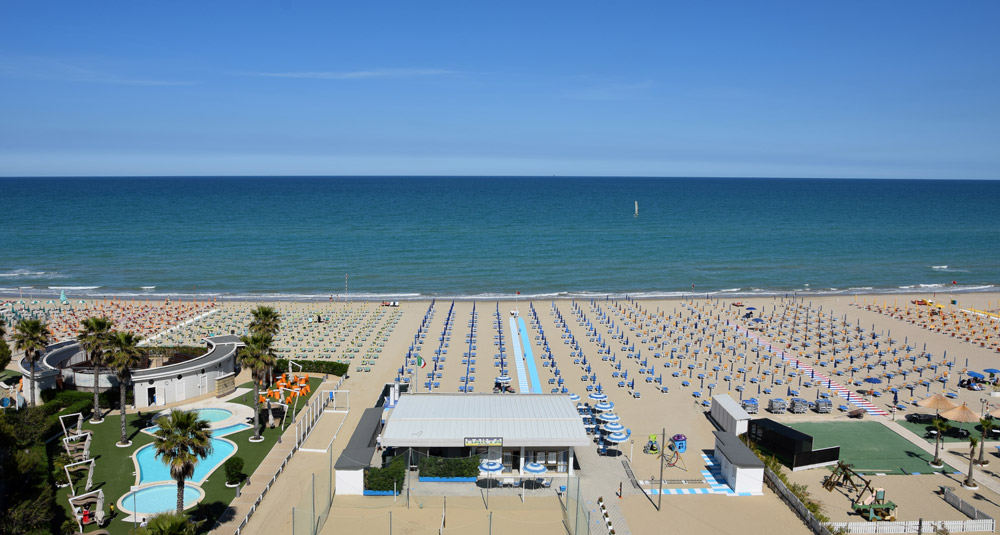 Alba Adriatica, presenze turistiche in linea: il bilancio del 2024 ...