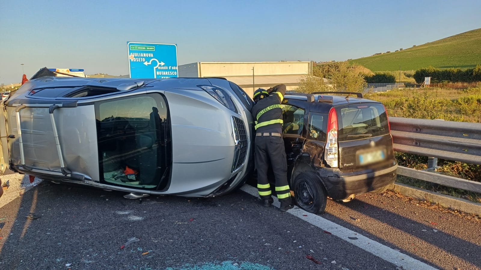 Spaventoso incidente sulla Teramo-Mare: ferito un automobilista ... Spaventoso incidente sulla Teramo-Mare: ferito un automobilista ...