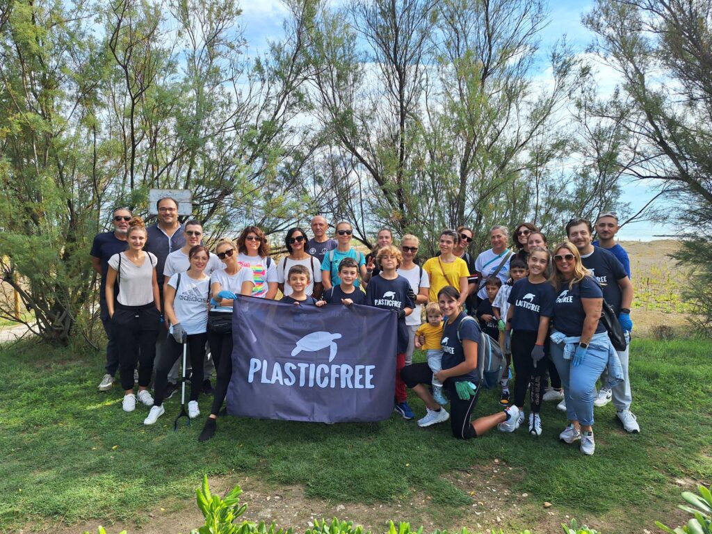 Plastic free: grande partecipazione a Martinsicuro per la pulizia del ...