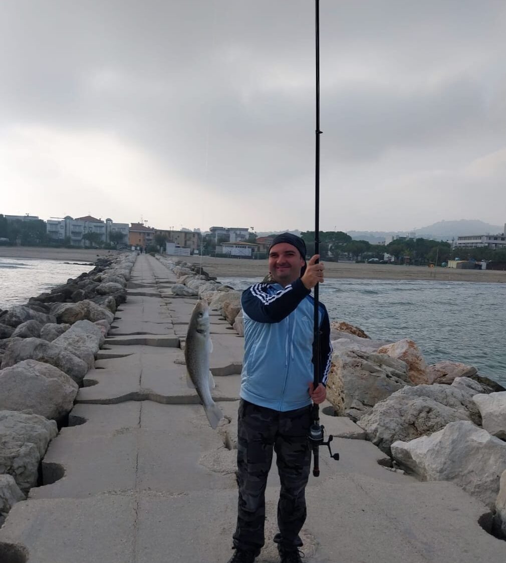 Storie reali di disabilità. I disegni di Alex che realizza immagini di ...