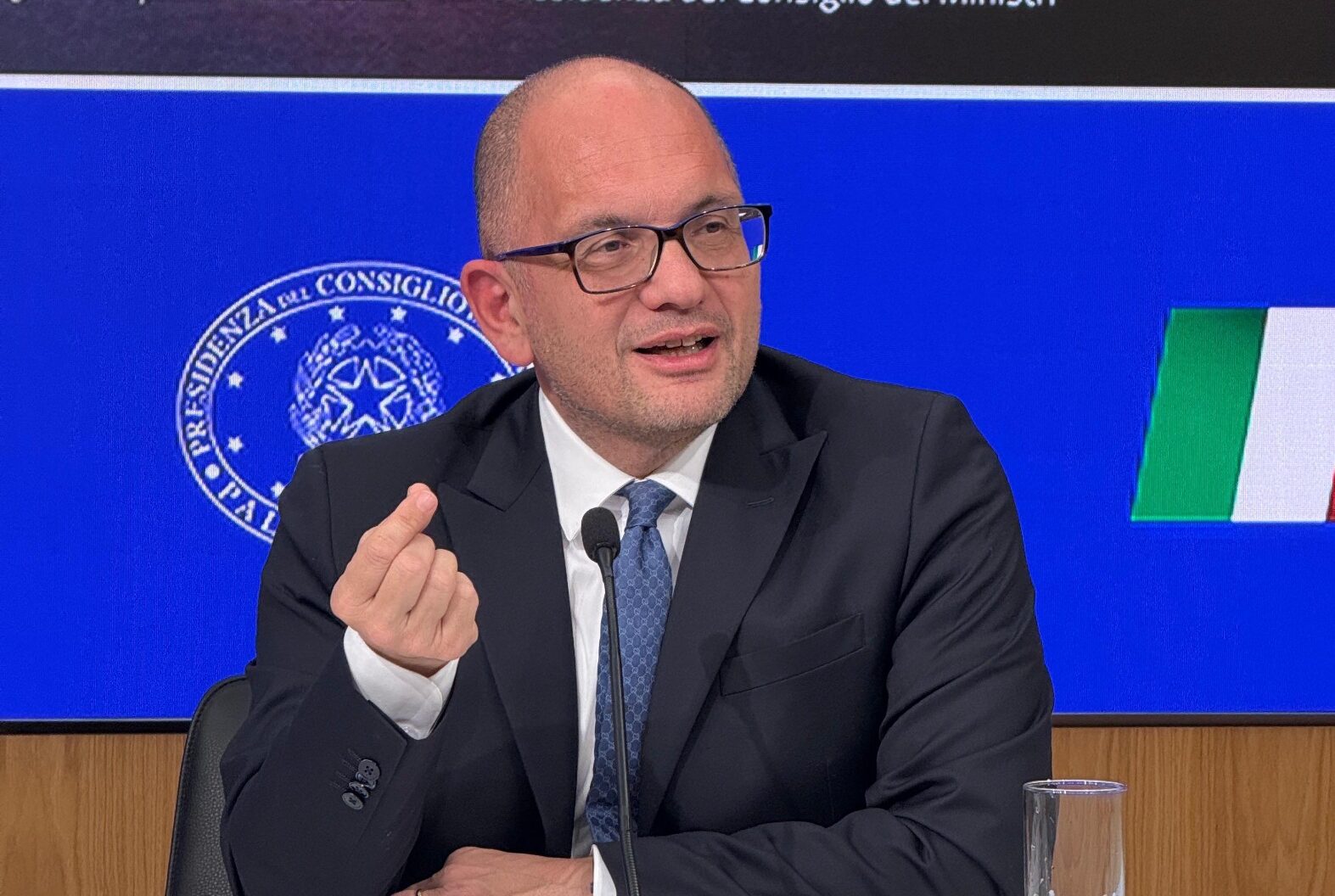 Castelli: "Il 2025 dovrà essere l'anno dei cantieri pubblici" - Notizie ...