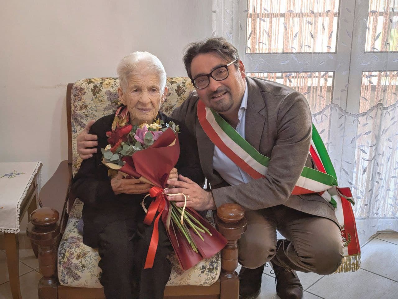 Teramo, il saluto del Sindaco all'ultracentenaria Maria Loreta Ferri ...