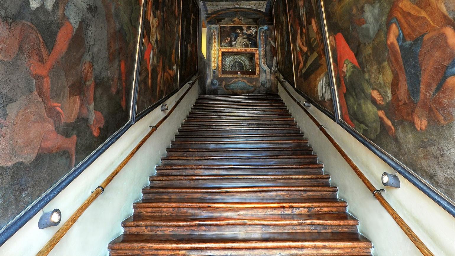 Detenuti escono dal carcere per vivere la Scala Santa di Campli ...