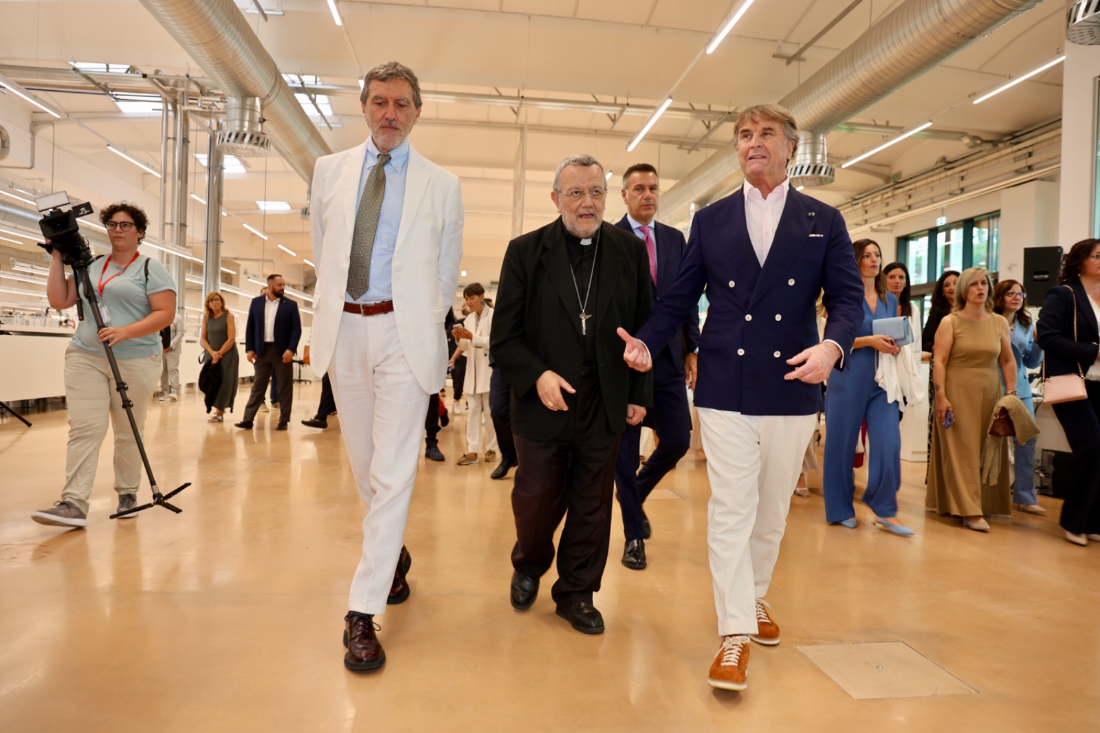 Inaugurata la nuova azienda di Cucinelli a Penne: tradizione e sviluppo ...