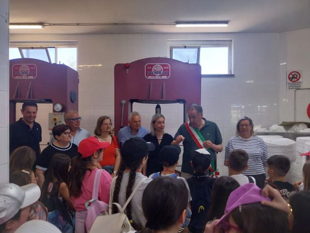 Fossacesia celebra l’olio e la Repubblica con gli alunni della scuola ...