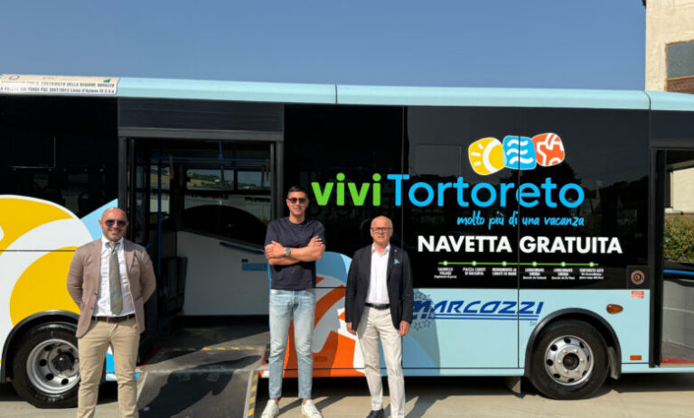 Tortoreto, bus navetta gratuito lungomare-centro storico: parte il ...